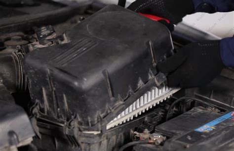 Замена воздушного фильтра Toyota Camry XV30