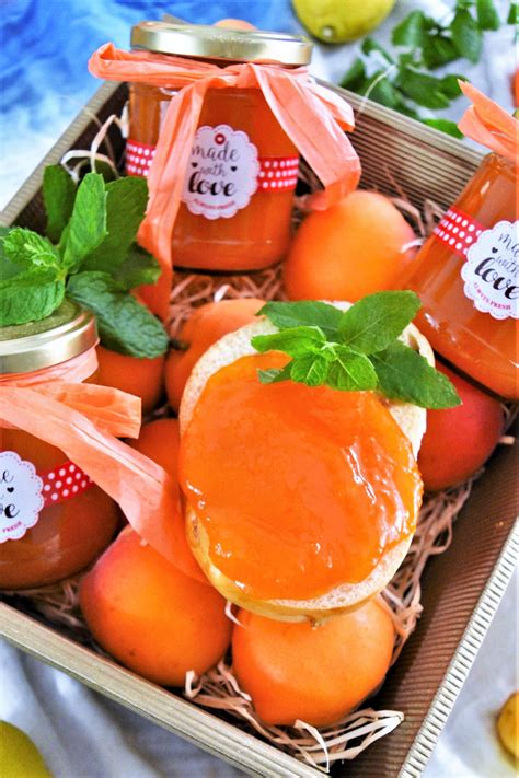 Aprikosenmarmelade mit Marzipan