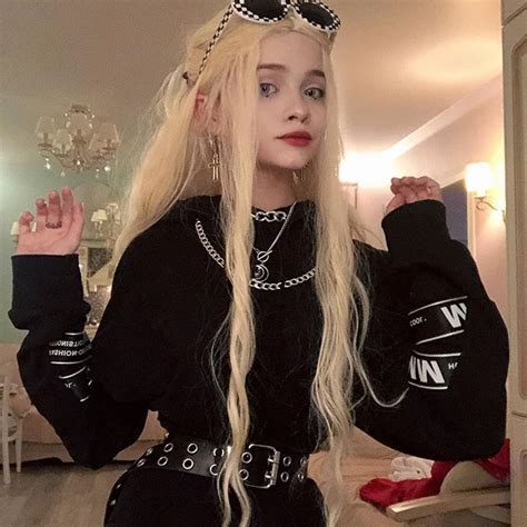 Beiby Bibsye en Instagram: “Проявите актив бибсики🙈🙈🙈🙈 ️ ️ ️” | Girl ...