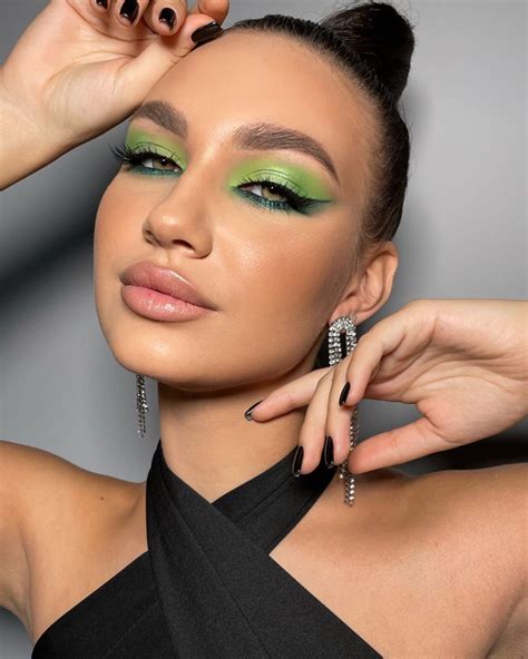 Green makeup | Идеи макияжа, Макияж в стиле фэнтези, Макияж
