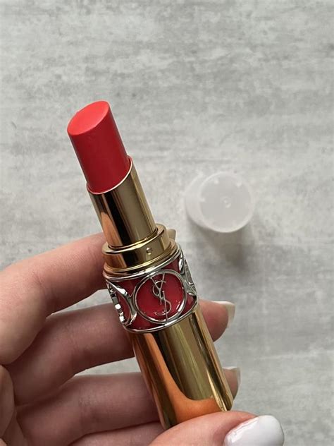 Помада ysl yves saint laurent rouge volupte shine — цена 520 грн в ...