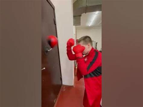 Боксёрская груша на присоске - YouTube