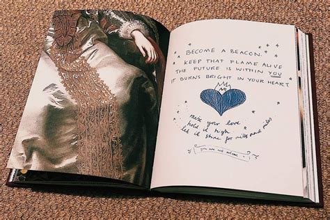 Holiday Reads: Florence Welch’s ‘Useless Magic’ – Palatinate