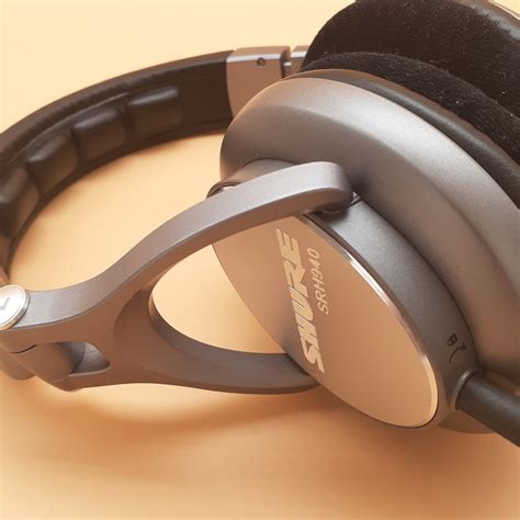 SHURE SRH940: High resolution, original sound fidelity, almost ...