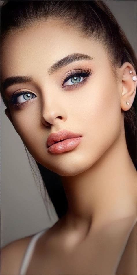 Download Beautiful Face Kimia Hosseini Wallpaper | Wallpapers.com