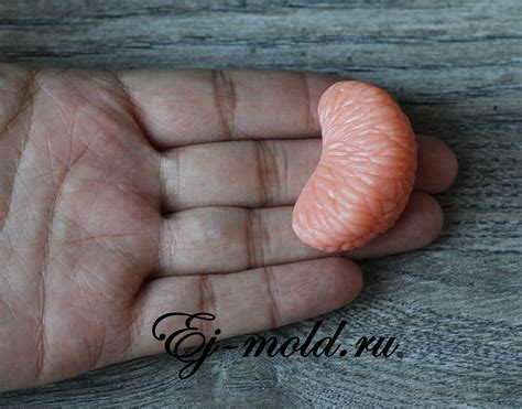 Силиконовый молд "долька мандарина"