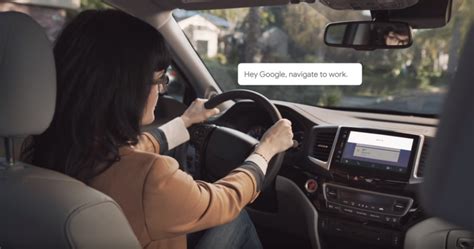 Голосовой помощник Google Assistant появится на платформе Android Auto