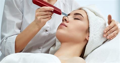 Sustainable Dermaplaners: A Greener Approach to Radiant Skin
