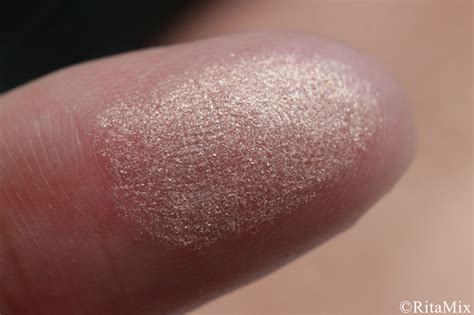 Мерцающая пудра-хайлайтер Chanel Poudre Lumiere Highlighting Powder 30 ...