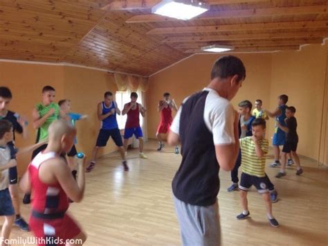 "Торос", спортивный клуб, бокс и кикбоксинг для детей от 7 лет и ...