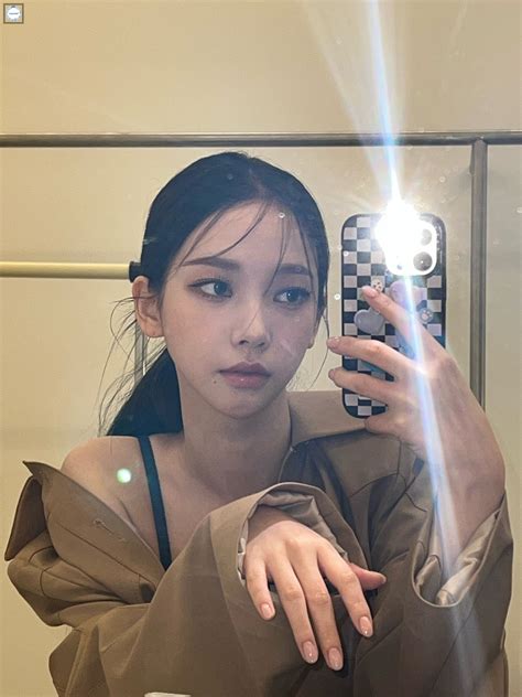 Convomf on Twitter: "yang hp nya andro, kalo mirror selfie pake flash gini hasilnya bagus gaa ...