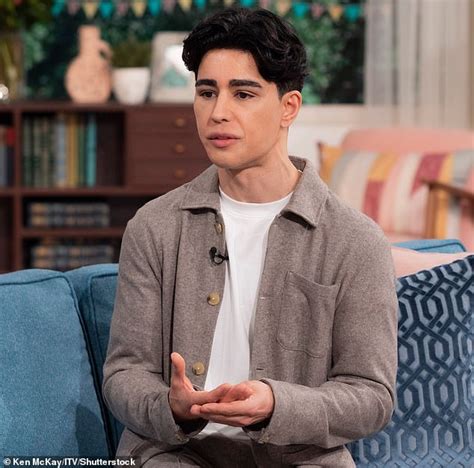Sussexes' biographer Omid Scobie sets his sights on William as he ...