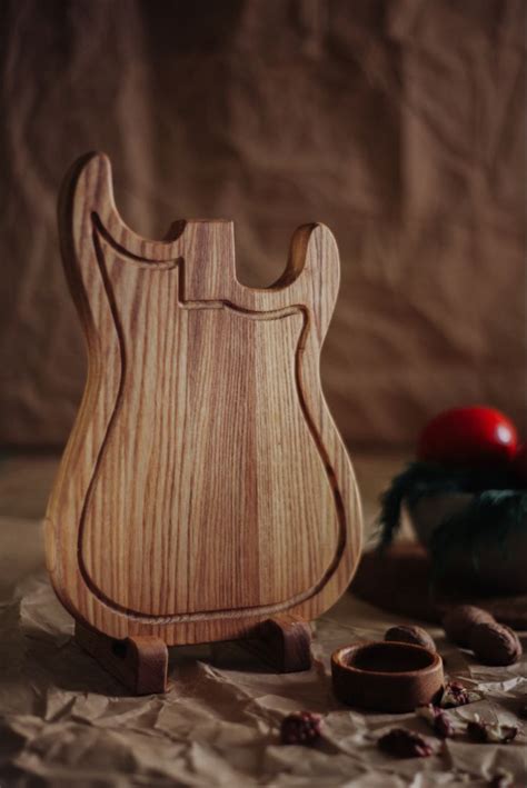 Доска для подачи | Egg chair, Decor, Cutting board