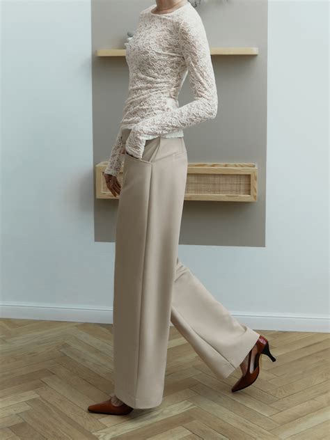 Однотонные брюки прямого кроя :: LICHI - Online fashion store