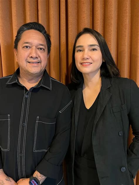 6 Potret Feby Febiola yang Selalu Awet Muda, Makin Bersinar dan Memikat di Usia 46 Tahun ...