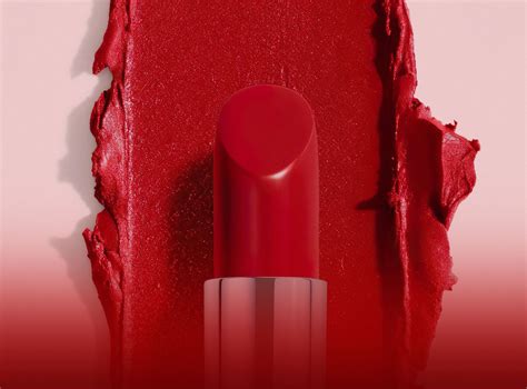 MAC Cosmetics перевыпустили свои самые популярные помады 2000-х