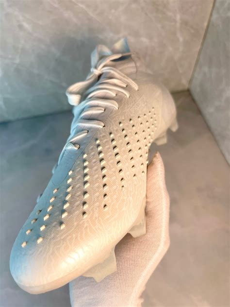 Бутсы Adidas Predator accuracy.1 FG белые купить с доставкой.