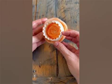 Розы из вафельной бумаги. Идеи для кондитера. - YouTube