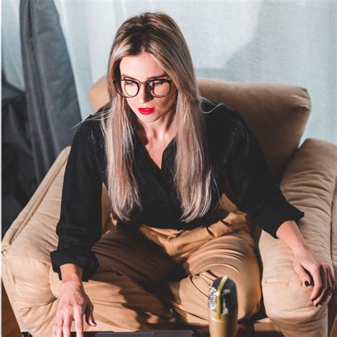 Emiliy | Podcast on Spotify