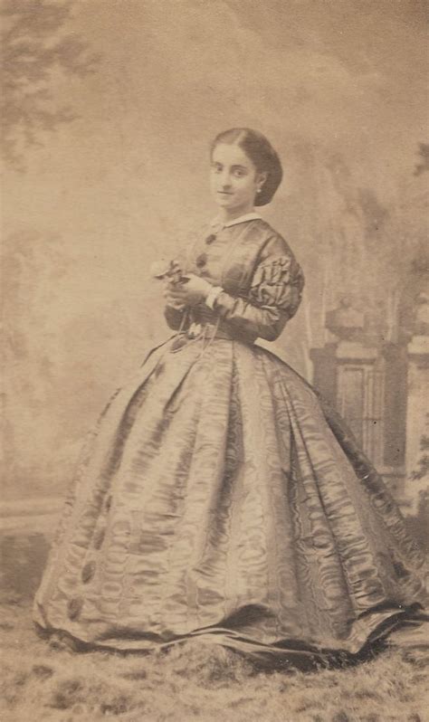 30 Elegant Photos That Show Women’s Fashion Styles in the 1860s ...