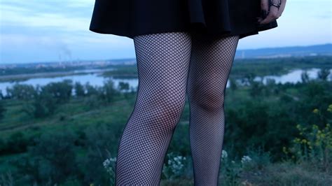 250 фотографий женских ног в колготках в сетку, но это видео - YouTube