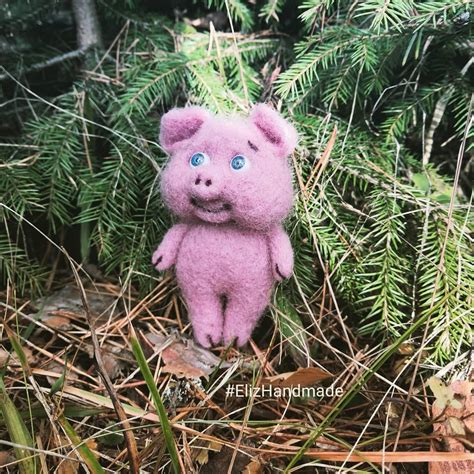 Хрюшка, свинка символ 2019 года🐷 Выполнена в технике сухое валяние из ...
