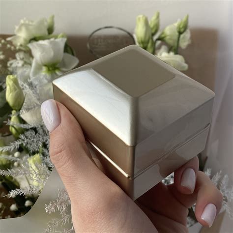 Коробочка для кольца с подсветкой Weeding Marry Me, золотистый глянец ...
