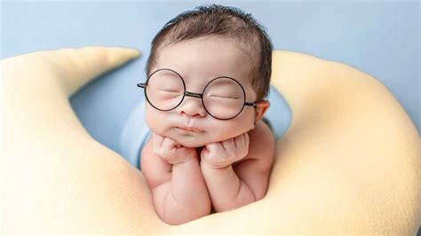Fun and Fun Presents Funny Baby Moments Will Make Us Laugh Cute Funny ...