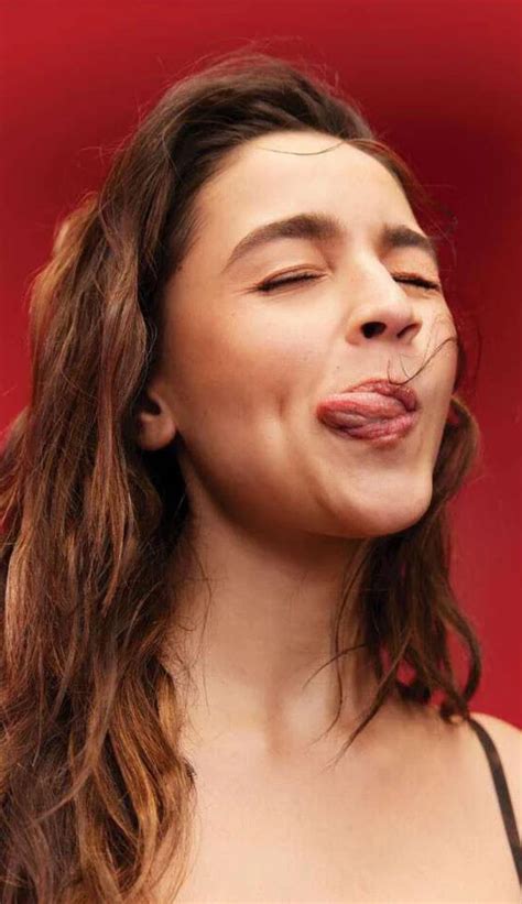 Alia Bhatt : r/faptodesiactress
