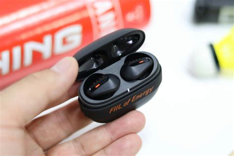 FIIL、小型サイズでセミインイヤーになっているスポーツ向けの完全ワイヤレスイヤホン『FIIL Belt』 | ヲチモノ