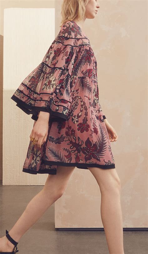 Chloé Official Website / Designer clothes, bags, fragrance