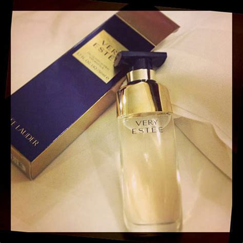 Estee Lauder Very Estee - Духи Инфо