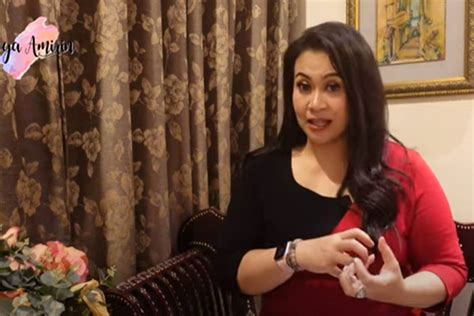 Tips Zoya Amirin agar Pria dan Wanita Puas Bareng di Ranjang - GenPI.co