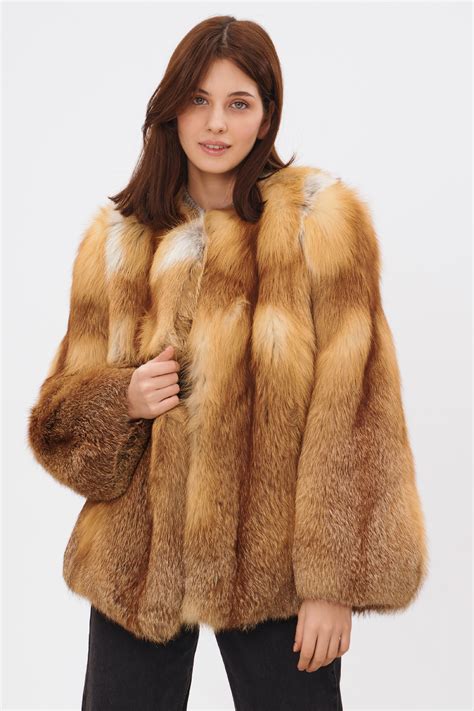 Шуба из меха лисы Fur_avenue 598177003 цены в Москве, купить одежду ...