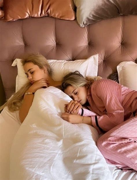 Юля и Валя🦋😘 ️ | Best frends, Girlfriend goals, Friend bff