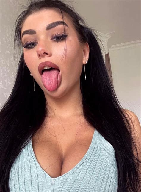 Pinch my nipples and I will be yours : r/BoltedOnMaxed