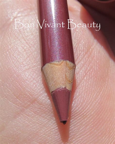 Bon Vivant Beauty: Essence Soft Berry Lip Liner