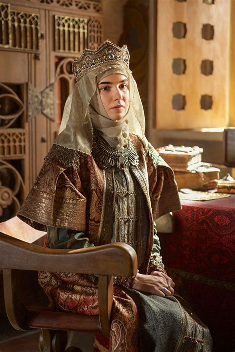Оскар в студию! 20 волшебных костюмов сериала ''София'': Занимательные ...