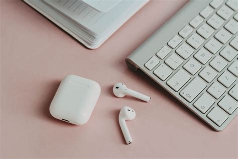 Apple создала индустрию беспроводных наушников. Как AirPods изменили ...