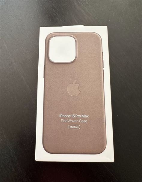 Как выглядят новые чехлы FineWoven для iPhone 15 вживую. Много фото