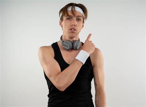 96,000+ Neckband Photoshoot Pictures