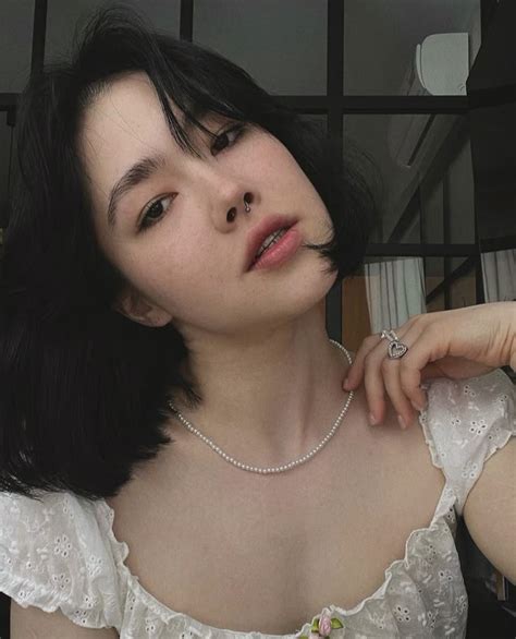 Anastasiz | Beautiful women, I love girls, Short hair styles
