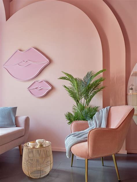 Салон красоты Glossy & Go в Москве | ELLEDECORATION | Salon interior ...
