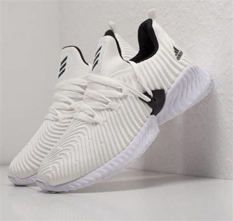 Кросовки Adidas Alpha Bounce Instinct -Плотно облегающая конструкция со ...