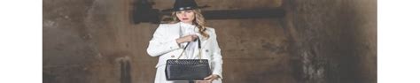 Elegancia Parisina: Descubre la Colección de Bolsos y Mochilas de Cacharel