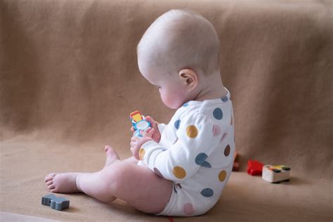 8 Aylık Bebek Gelişimi Nasıl Olmalıdır? - ETİ Cicibebe