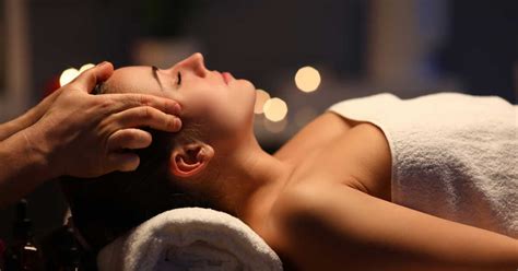Le champissage, ce massage du crâne aux multiples pouvoirs - Femmeactuelle.fr