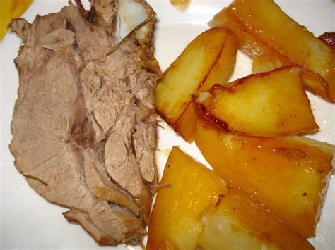 pečena teletina s krumpirima na njegov način | Recipe | Pot roast ...