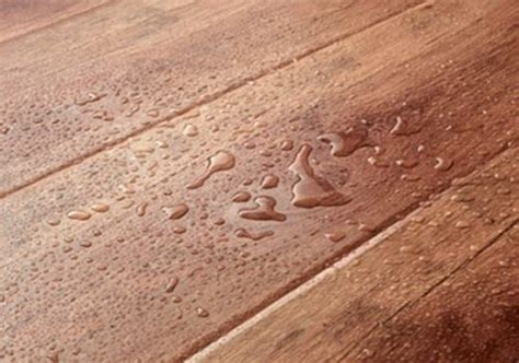 Виды водостойкого ламината для кухни