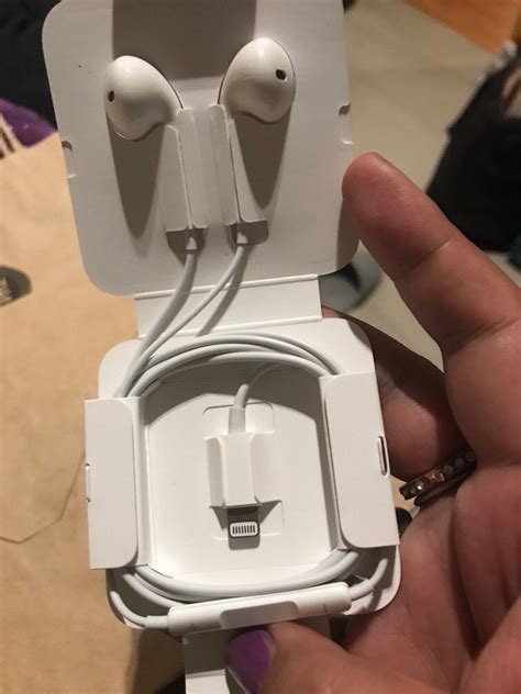 Apple Earphones, Audio, Earphones on Carousell